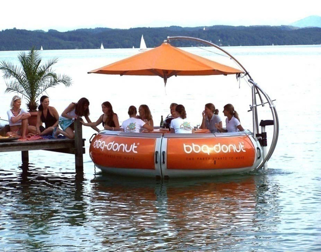 BBQ Donut Boat: Floating Party and Grill – CAPTIVATIST